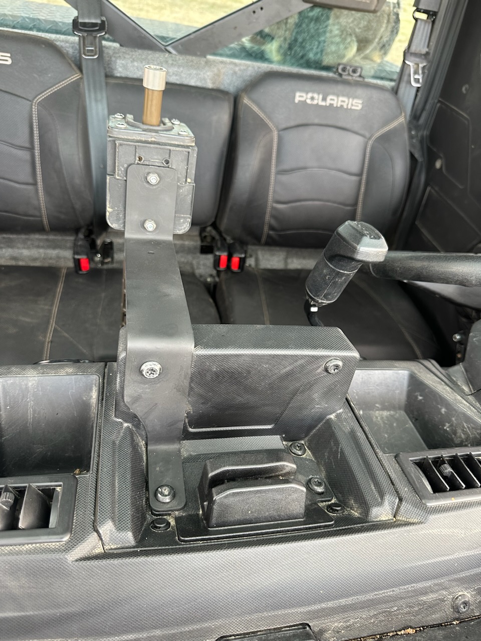 Polaris Ranger 1000 XP With Navigation Screen Gun Rack - The Gun Grabber